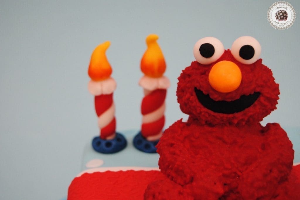 Tarta Elmo Caja regalo (Elmo cake) - Mericakes - Cake Designer