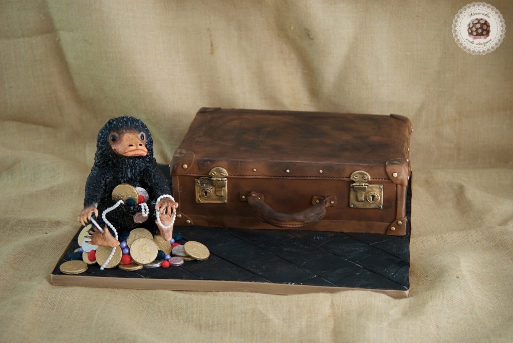 Fantastic Beasts Cake and Hogwarts Dessert Table - Mericakes - Cake ...