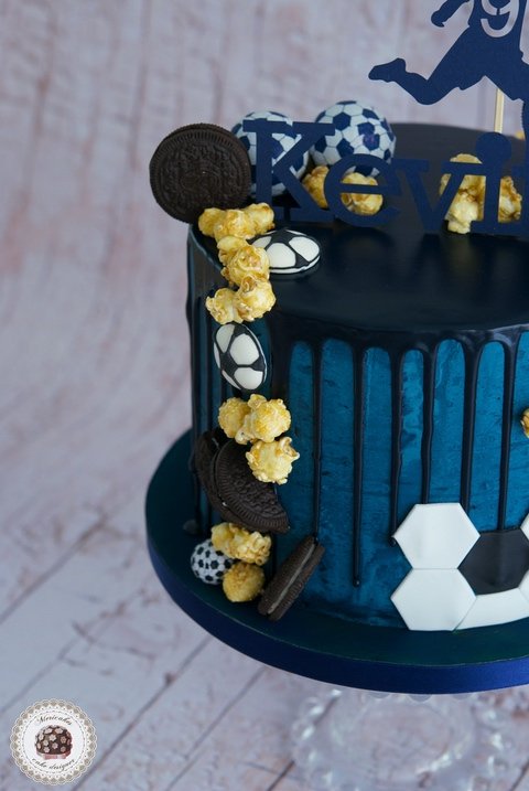 Football Drip Cake - Mericakes - Cake Designer