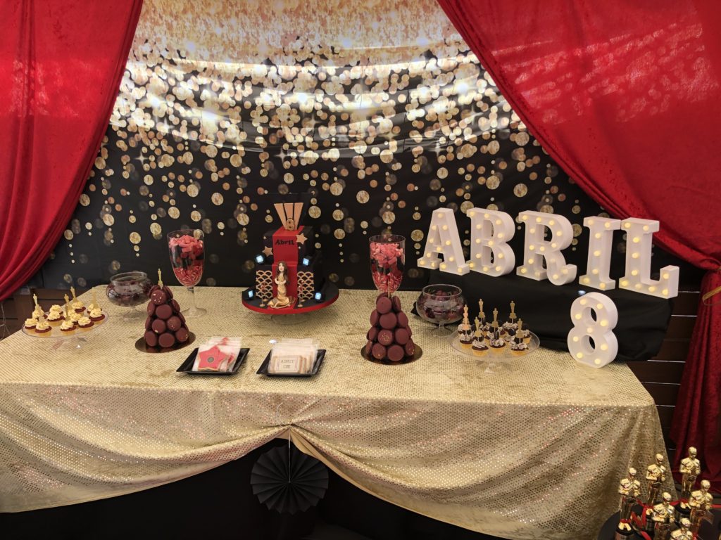 Red Carpet Dessert Table, mesa dulce alfombra roja, hollywood party ...