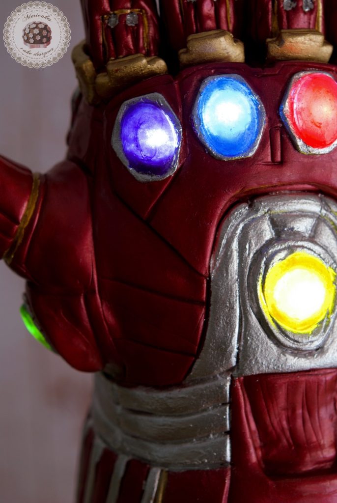 Nano gauntlet cake, Iron man cake, Tarta guantelete, chocolate ...